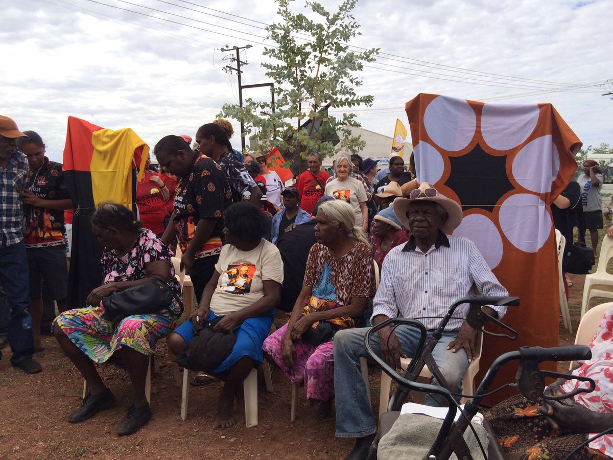 Wave Hill 50th anniversary: Thousands join walk-off re-enactment to ...