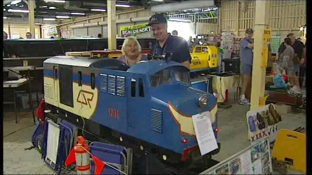 Australia's biggest model train show a hoot - ABC News