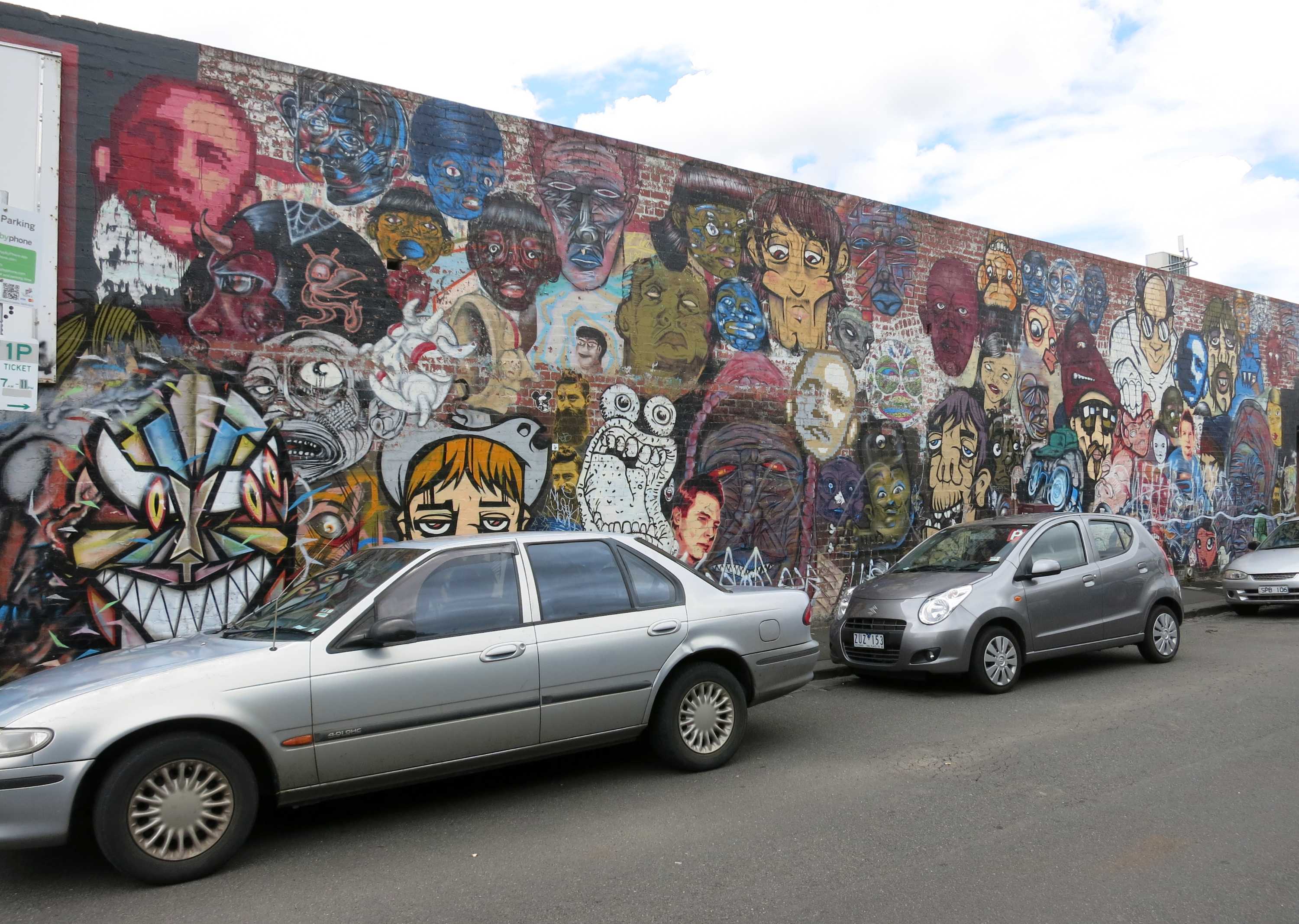 Smoking street art divides Fitzroy locals - ABC News
