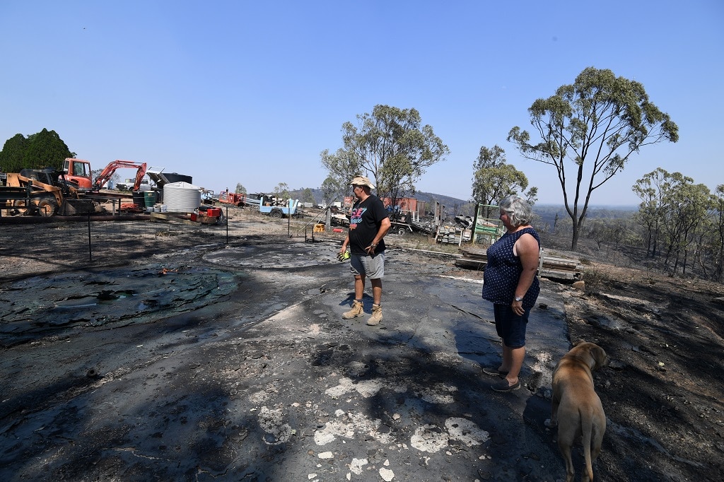 Queensland bushfire emergency continues with two homes lost but whole ...
