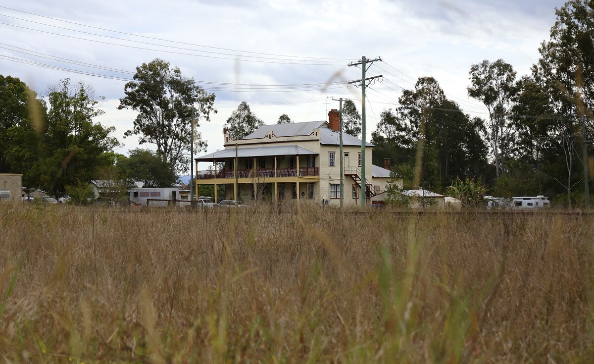 Tiny town of Rappville rallies to save historic pub - ABC News