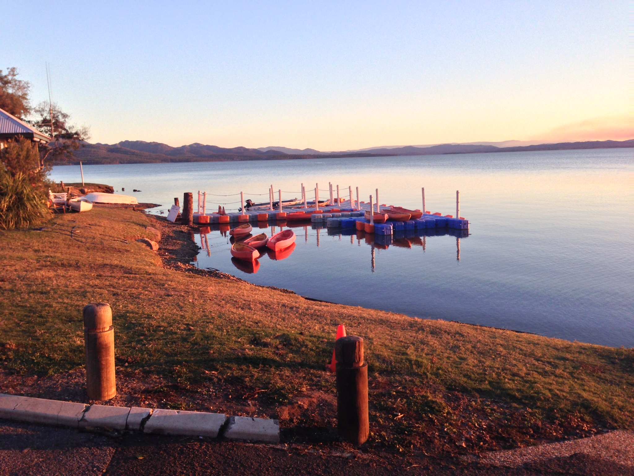 Flood-ravaged Queensland businesses struggle to find tradies for repair ...