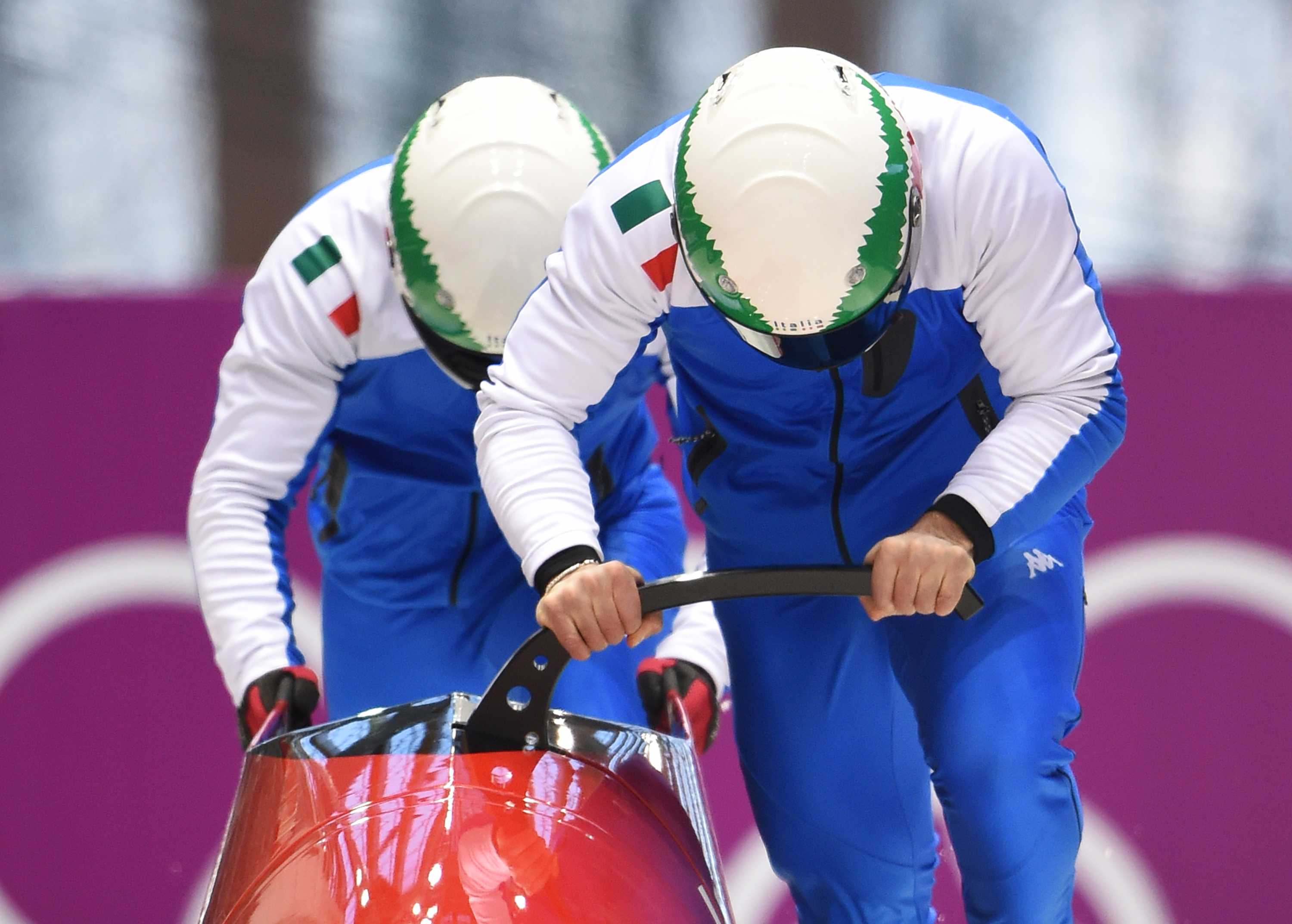 Sochi 2014: Bobsleigh 'breaks legs' of worker in track crash - ABC News