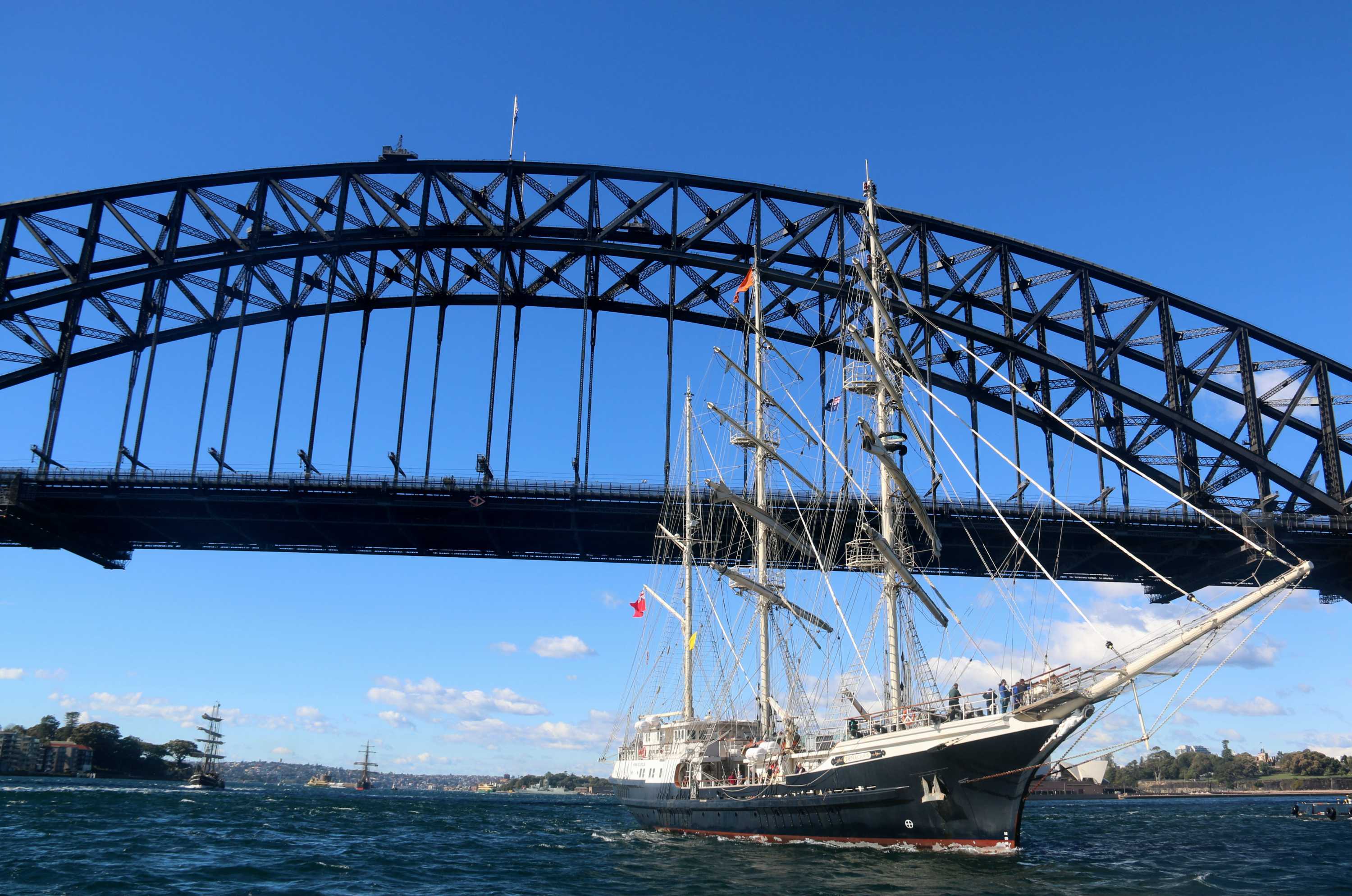 Tall ship Tenacious arrives in Sydney with crew of sailors with ...