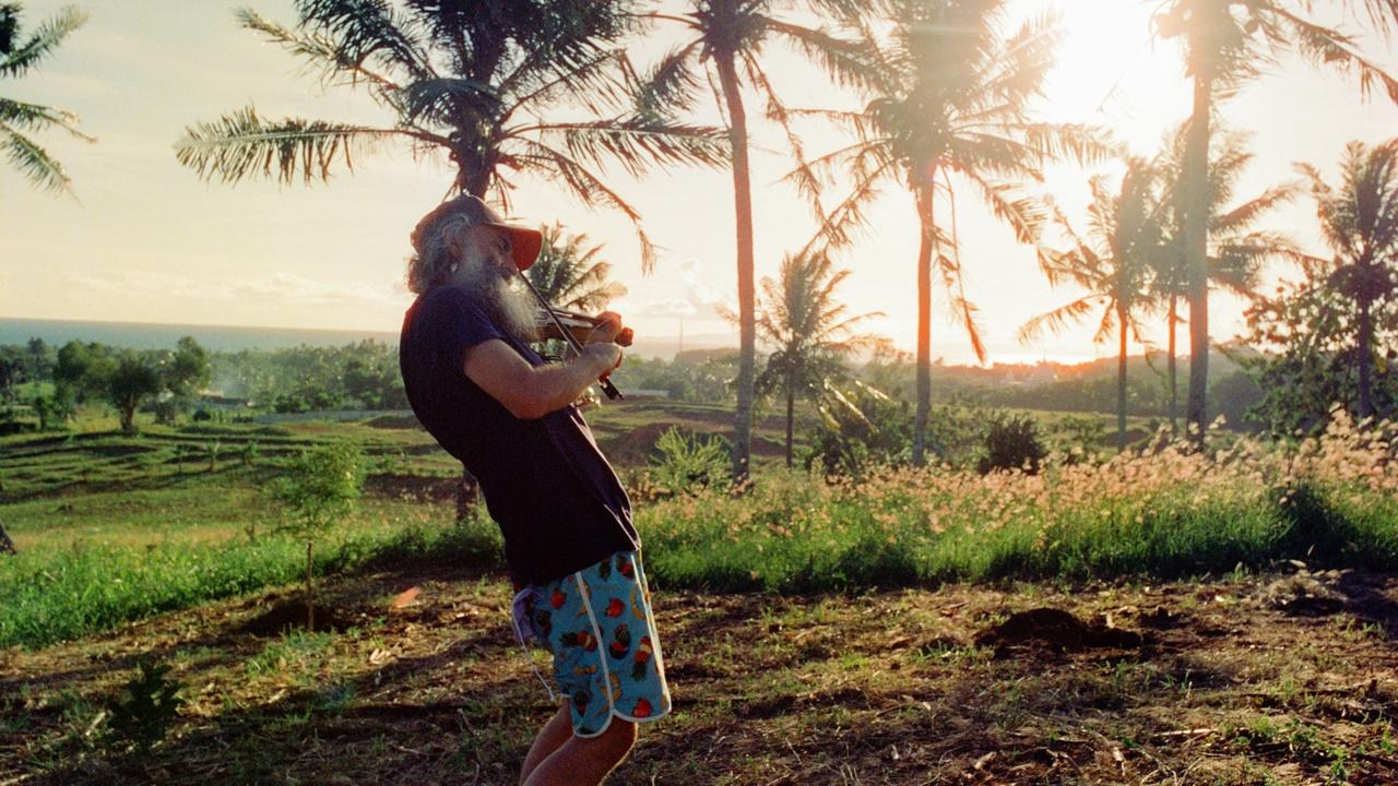 Warren Ellis on his other life as a wildlife warrior - ABC listen