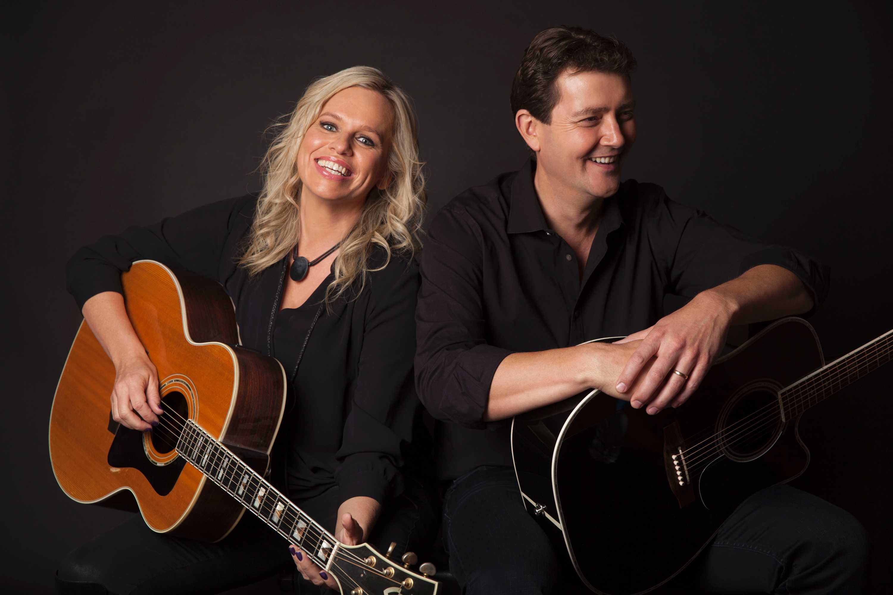 Beccy Cole and Adam Harvey say it as it is - ABC listen