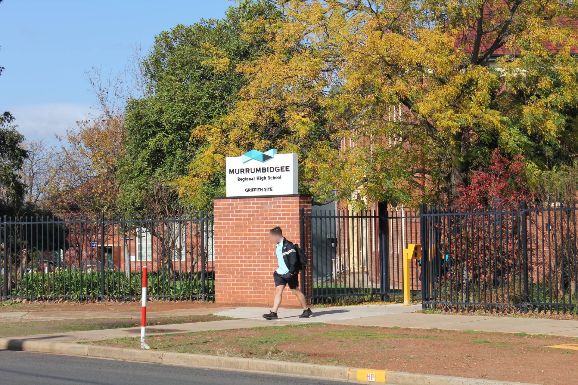 Murrumbidgee Regional High School demerges, students and parents ...