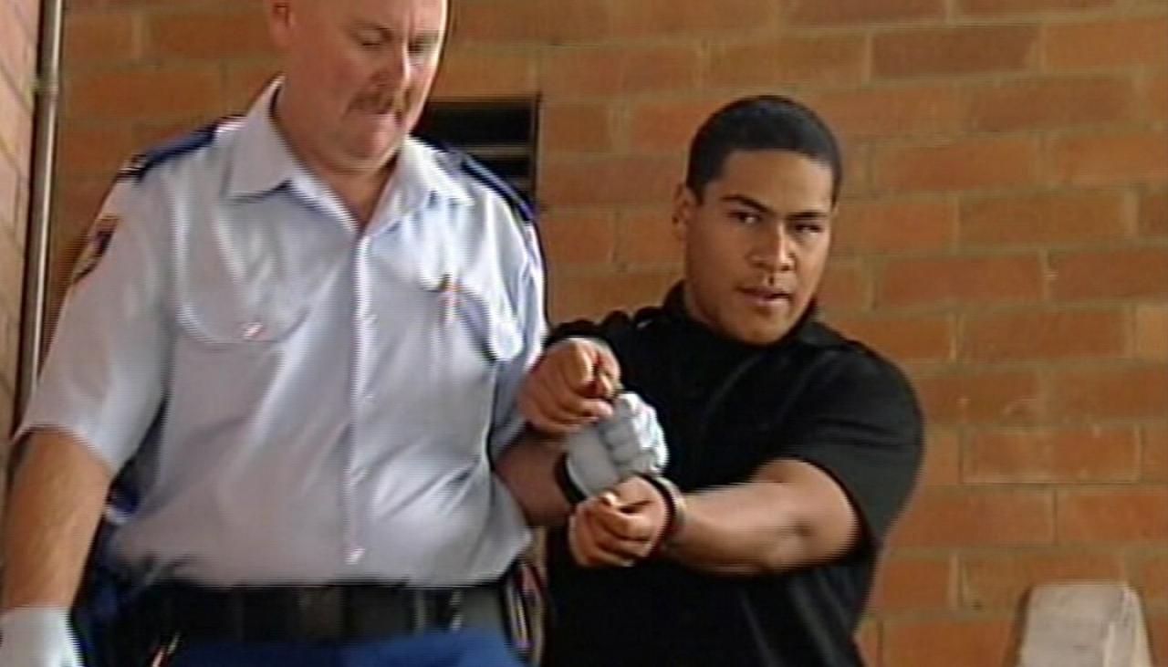 Prison guard Amy Connors arrested and charged after prisoner affair ...