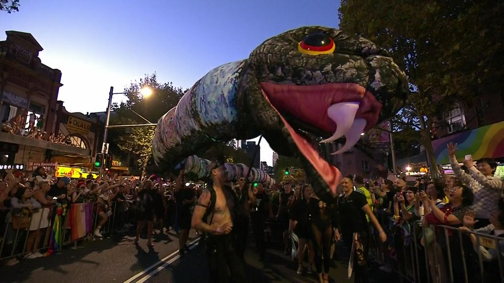 First Nations float kicks off Mardi Gras Parade - ABC News