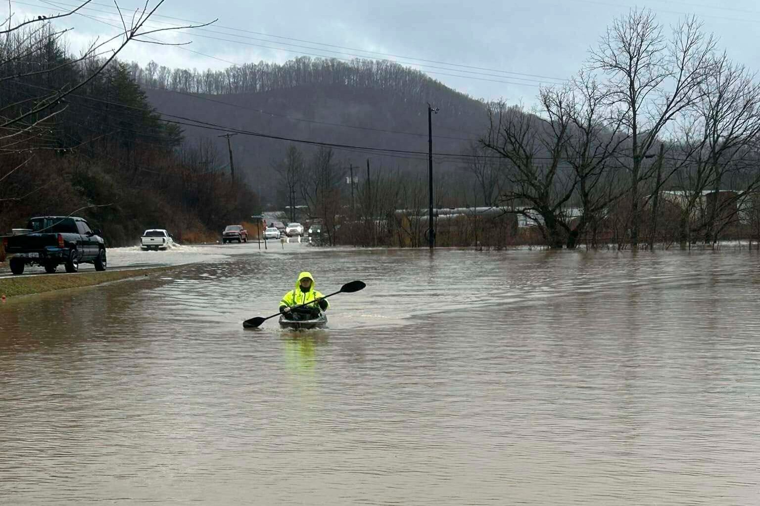 At least nine dead amid floods and snow in US as polar vortex ...