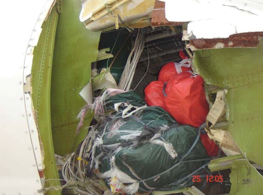 Cylinder blasted into Qantas jet's cabin: investigators - ABC News