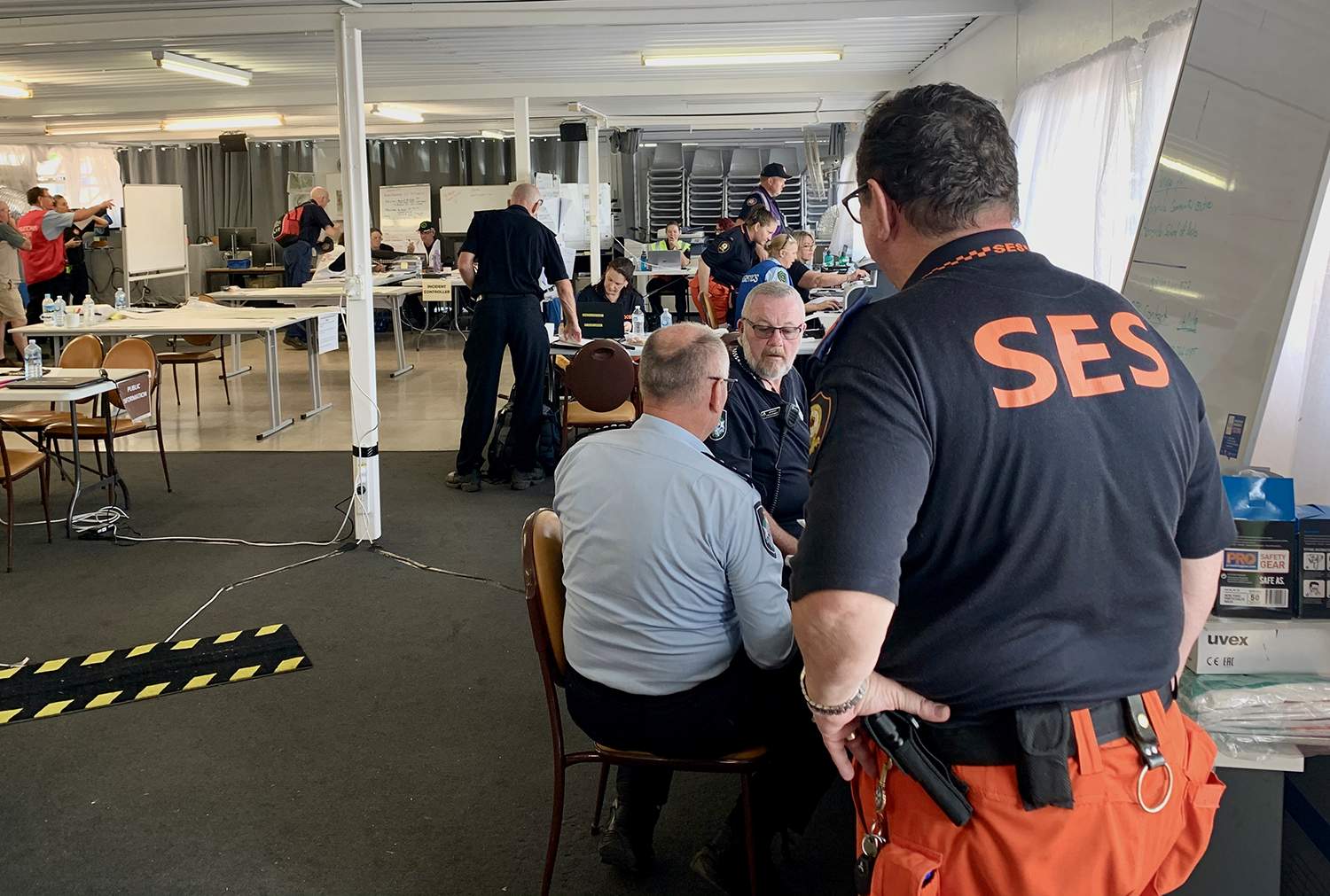 Queensland bushfire emergency volunteers work tirelessly to help keep ...