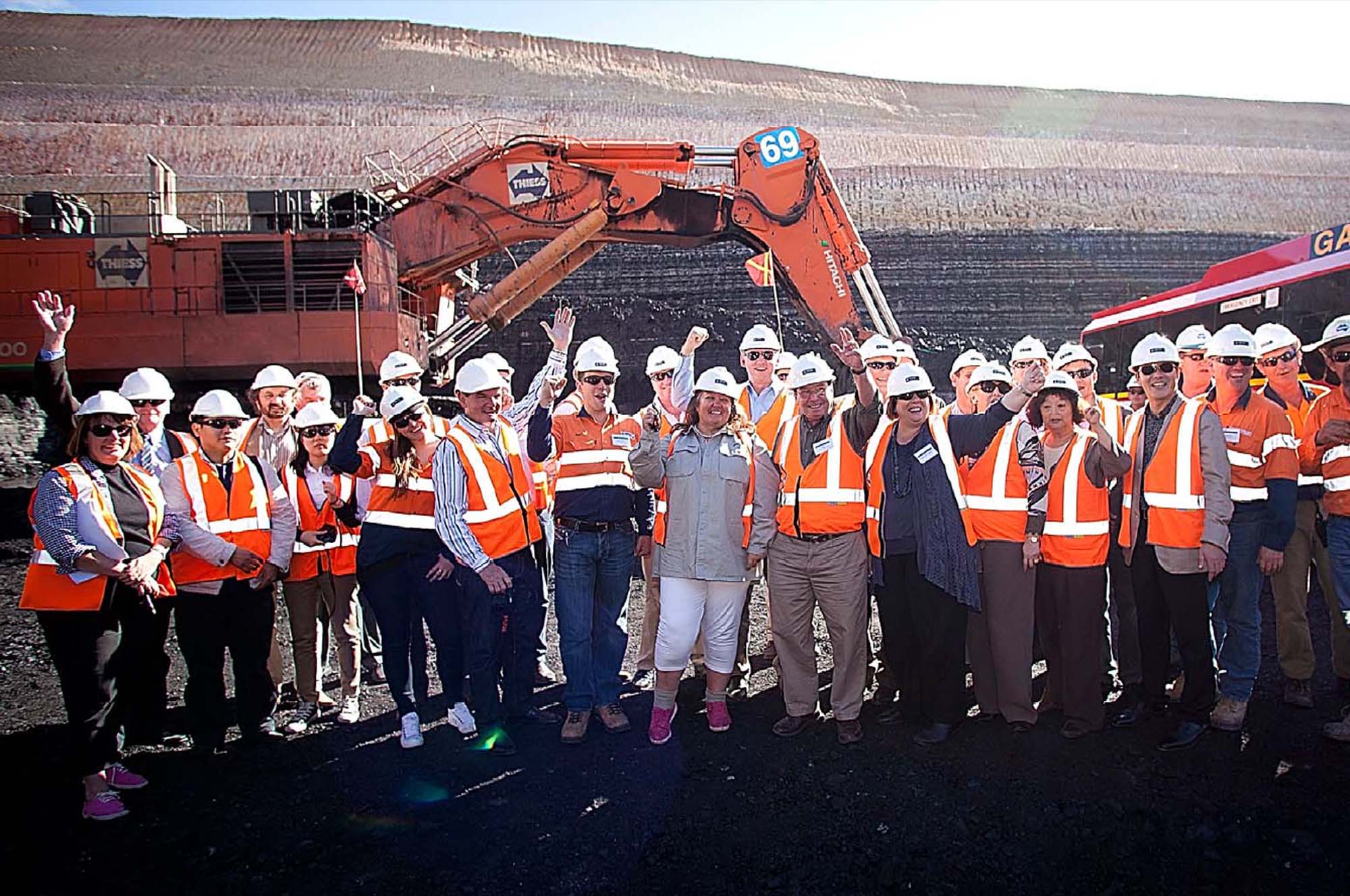 $7bn Alpha coal mine gets approval - ABC News