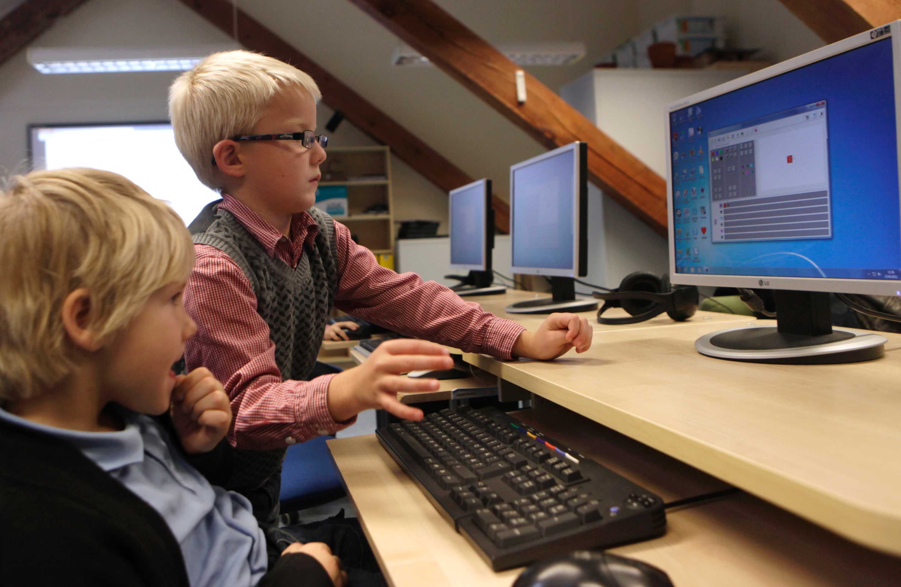 Estonia: From AI judges to robot bartenders, is the post-Soviet state ...