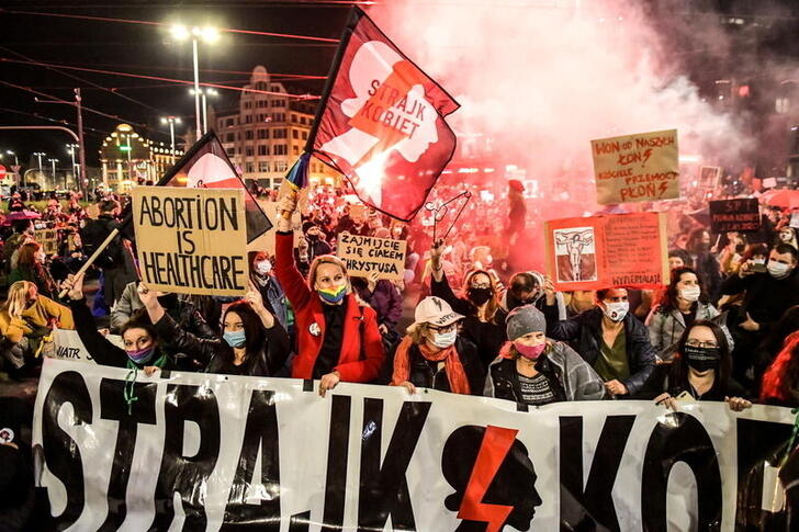 People in Poland join nationwide job strike over top court's abortion ...