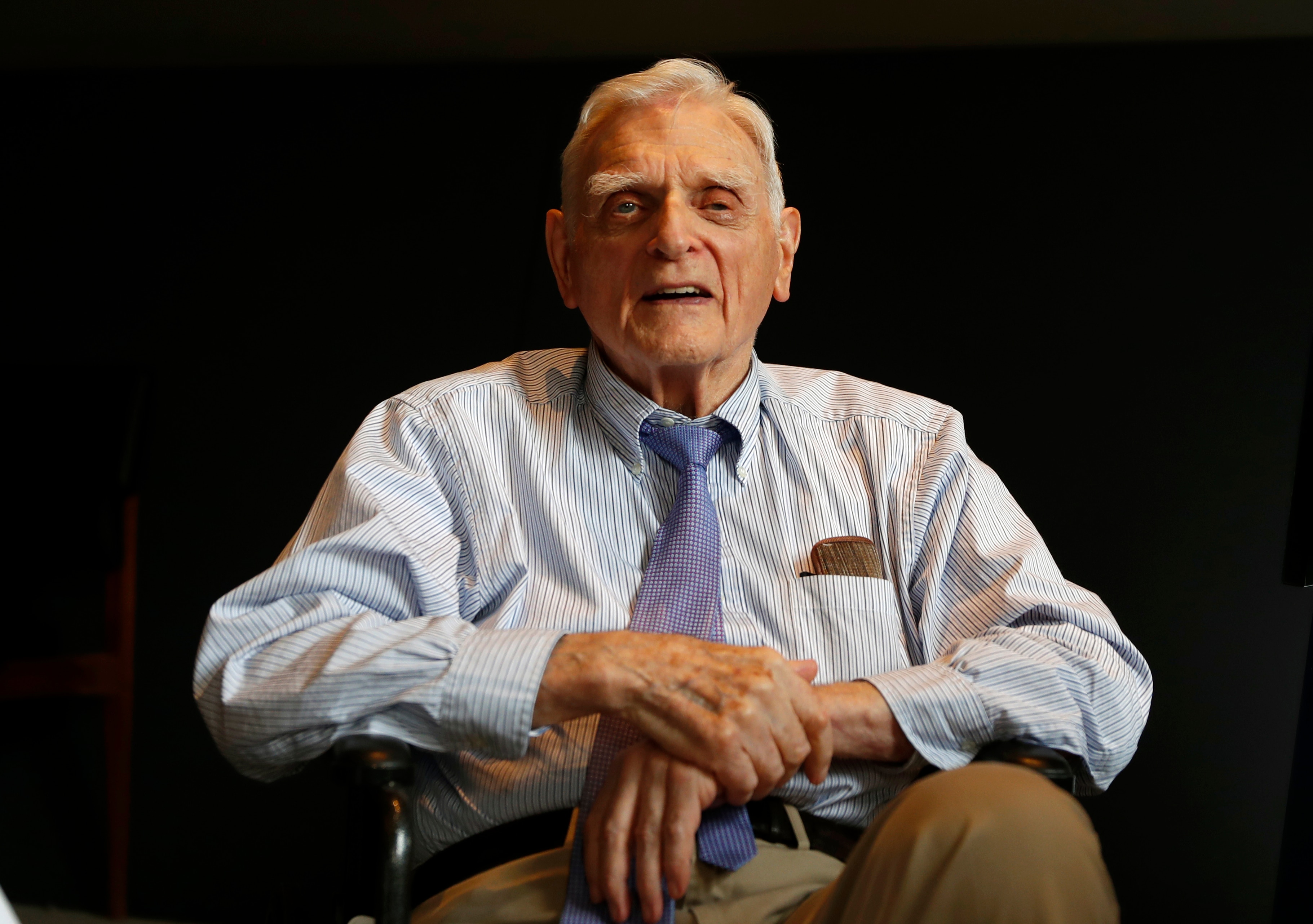 John Goodenough, world's oldest Nobel Prize winner who helped pioneer ...