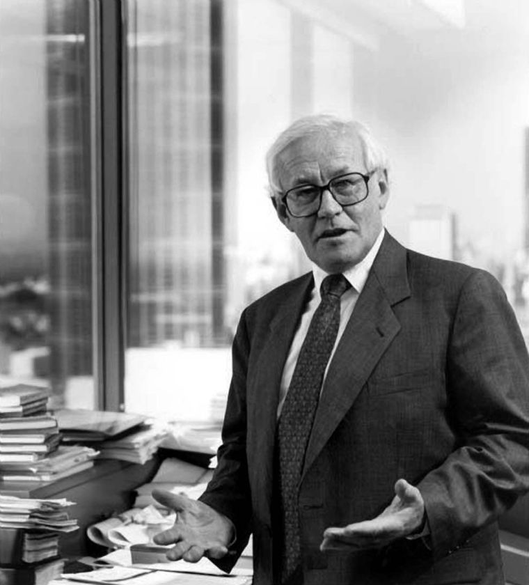 High-profile QC Frank Costigan dies - ABC News