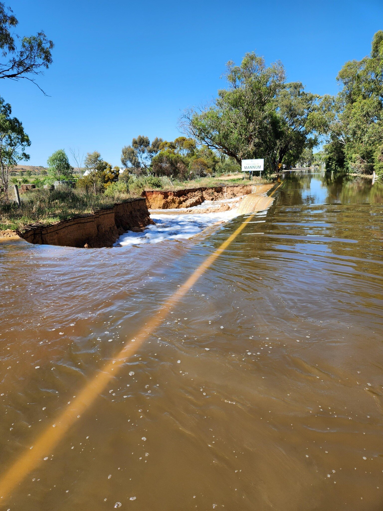 Mannum residents still weeks away from flood peak - ABC listen