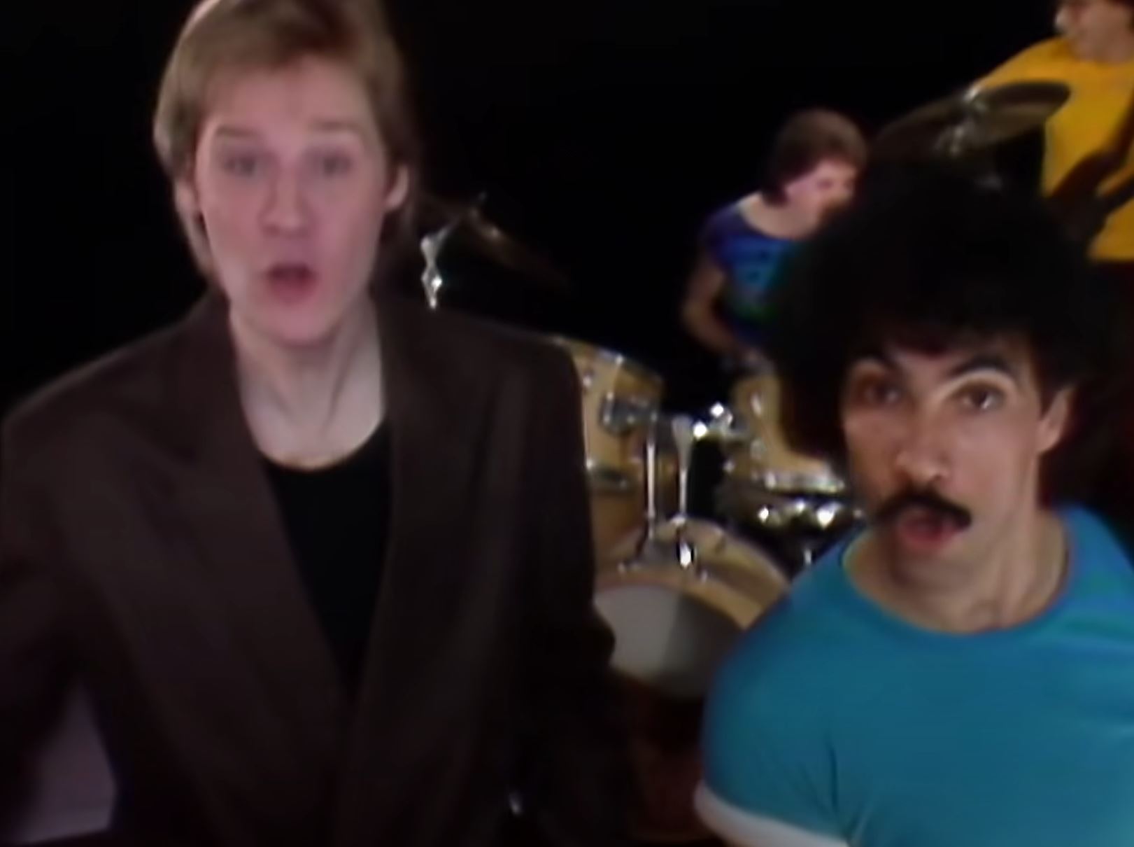 Hall & Oates are locked in a secret legal battle. Here's what we know ...