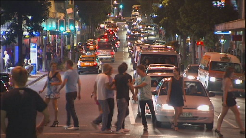 New strategy to tackle alcohol 'pre-loading' - ABC News