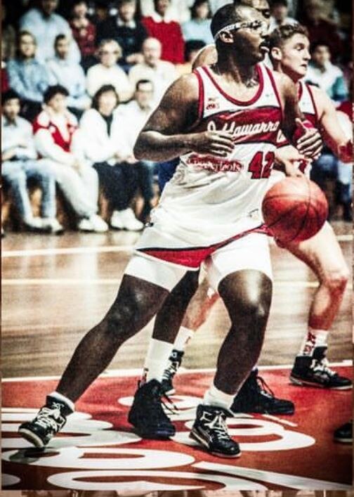 Illawarra Hawks great 'Stormin' Norman Taylor dies aged 55 - ABC News