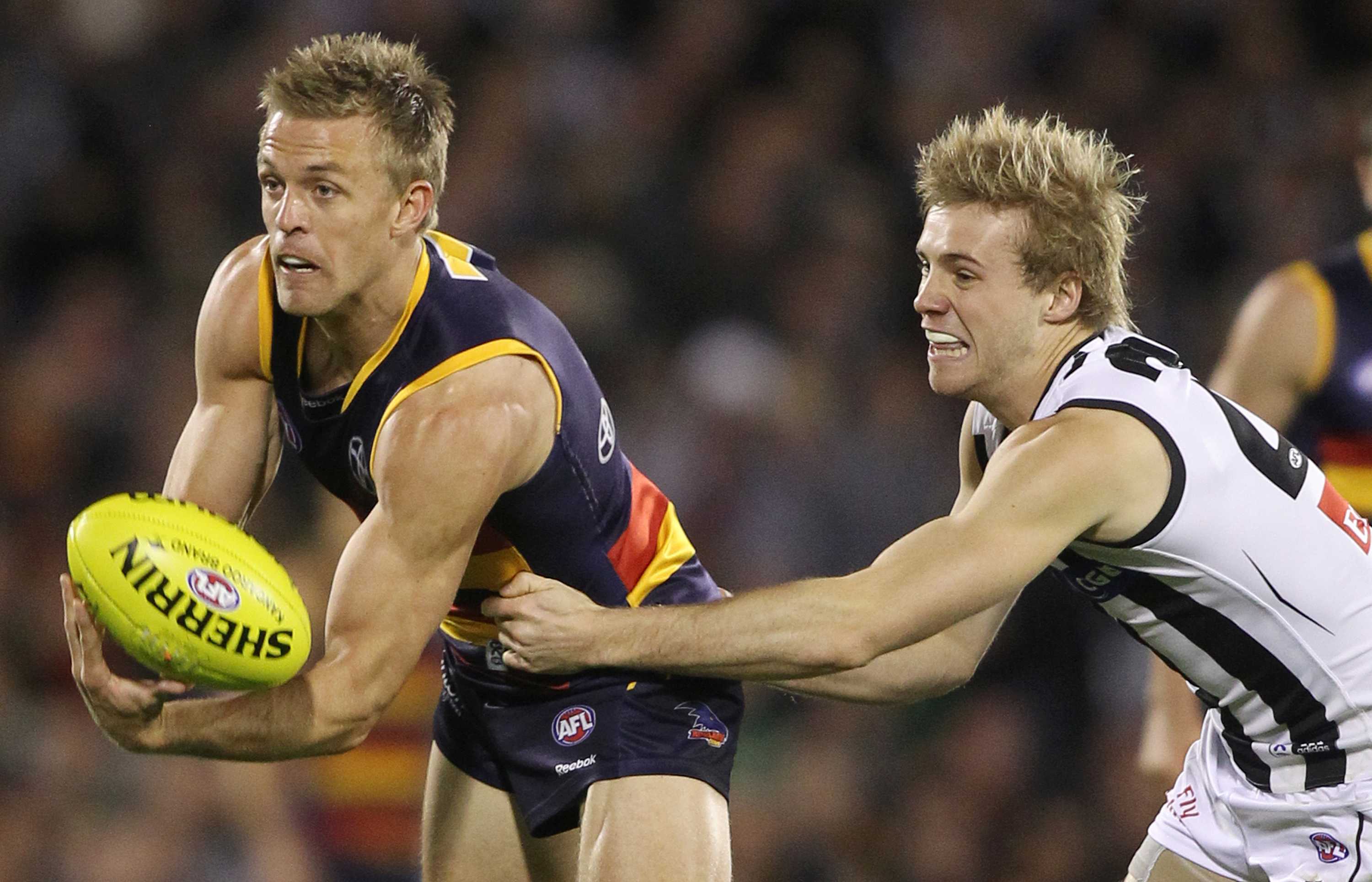 Crows captain signs for three more years - ABC News