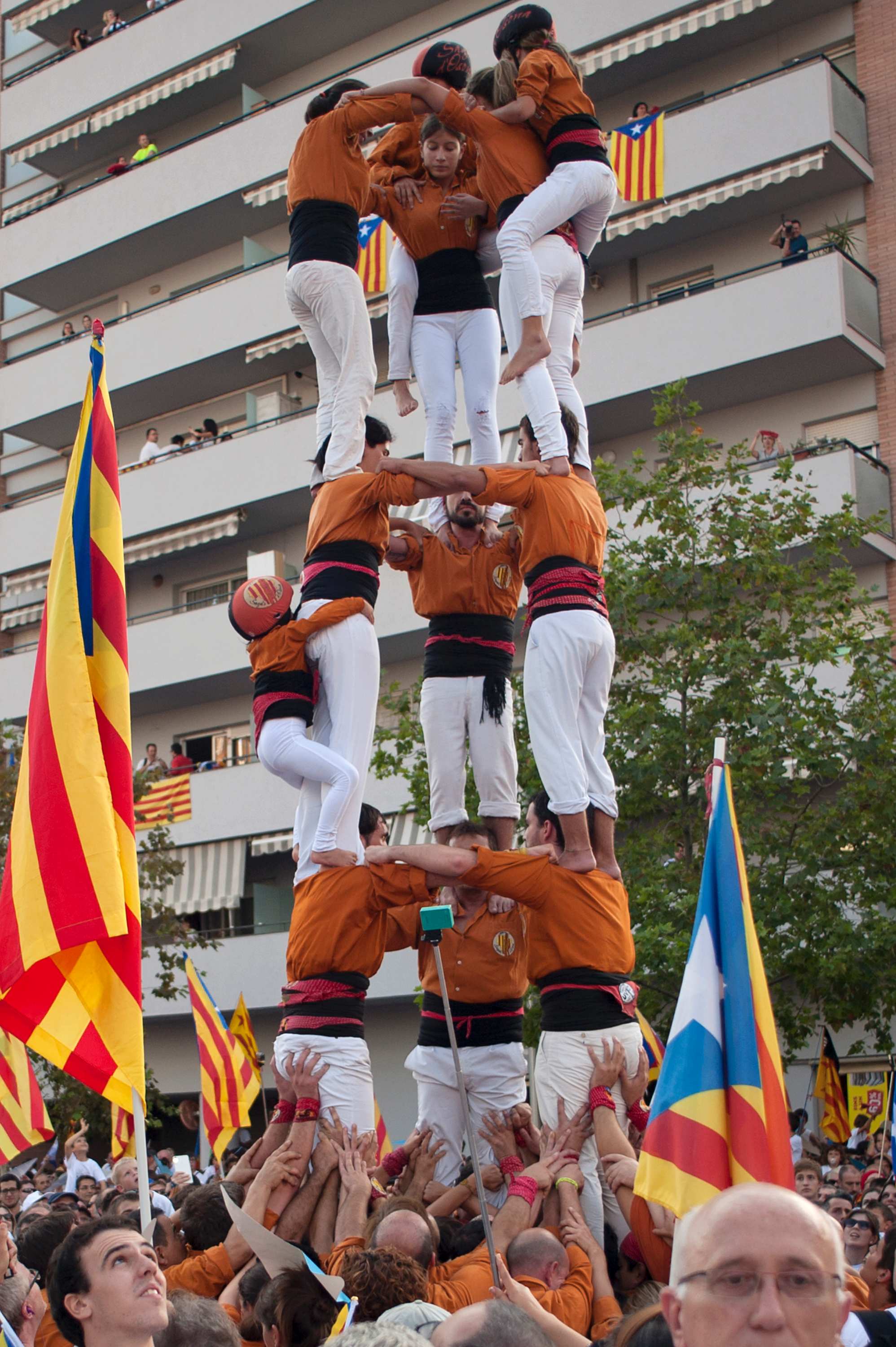 Hundreds of thousands of Catalans pack Barcelona's streets calling for ...
