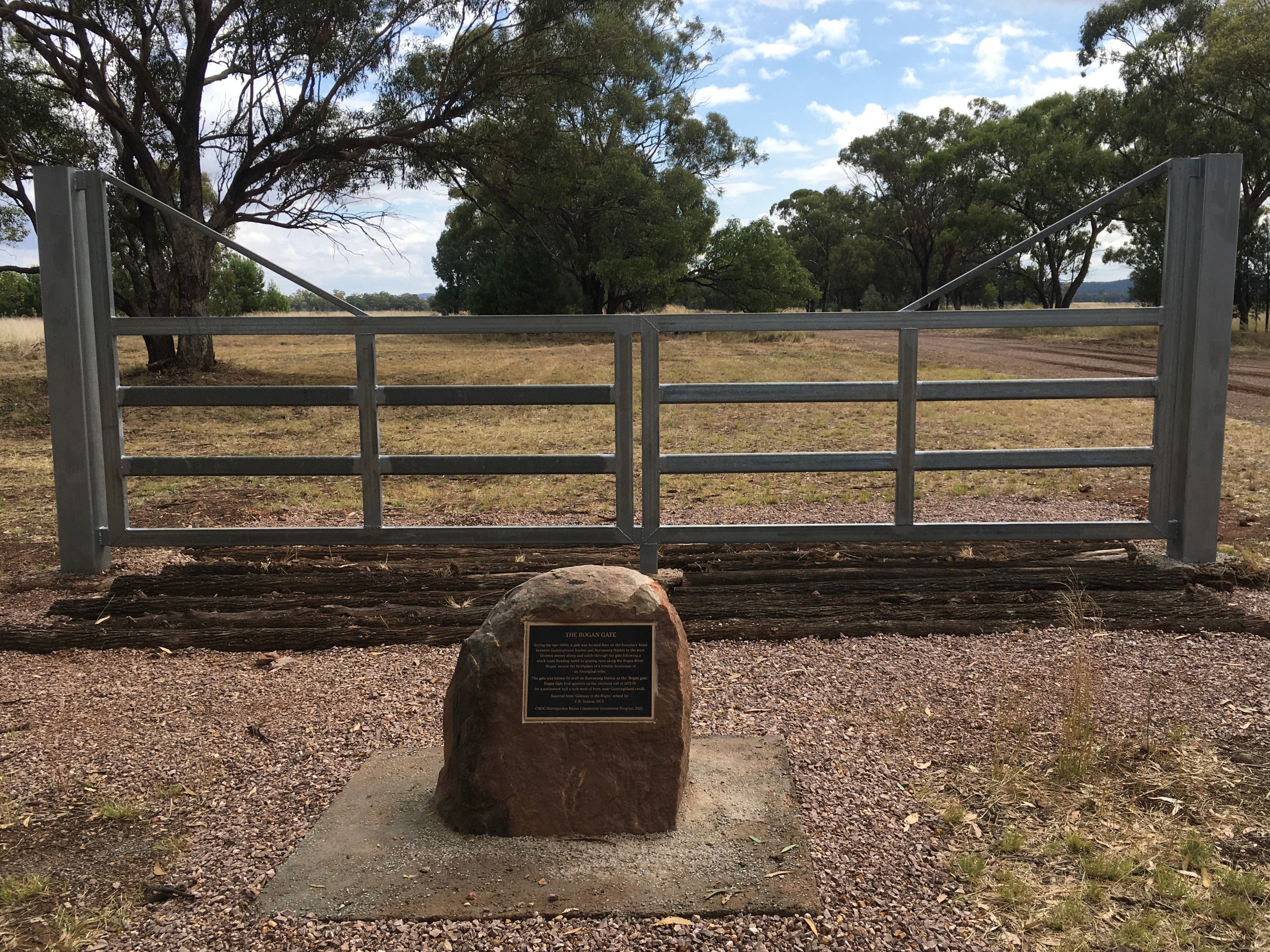 Steel replica of original Bogan Gate unveiled - ABC listen