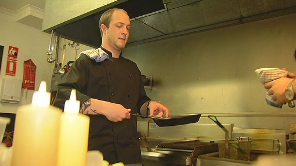 Blind chef rises to the challenge - ABC News