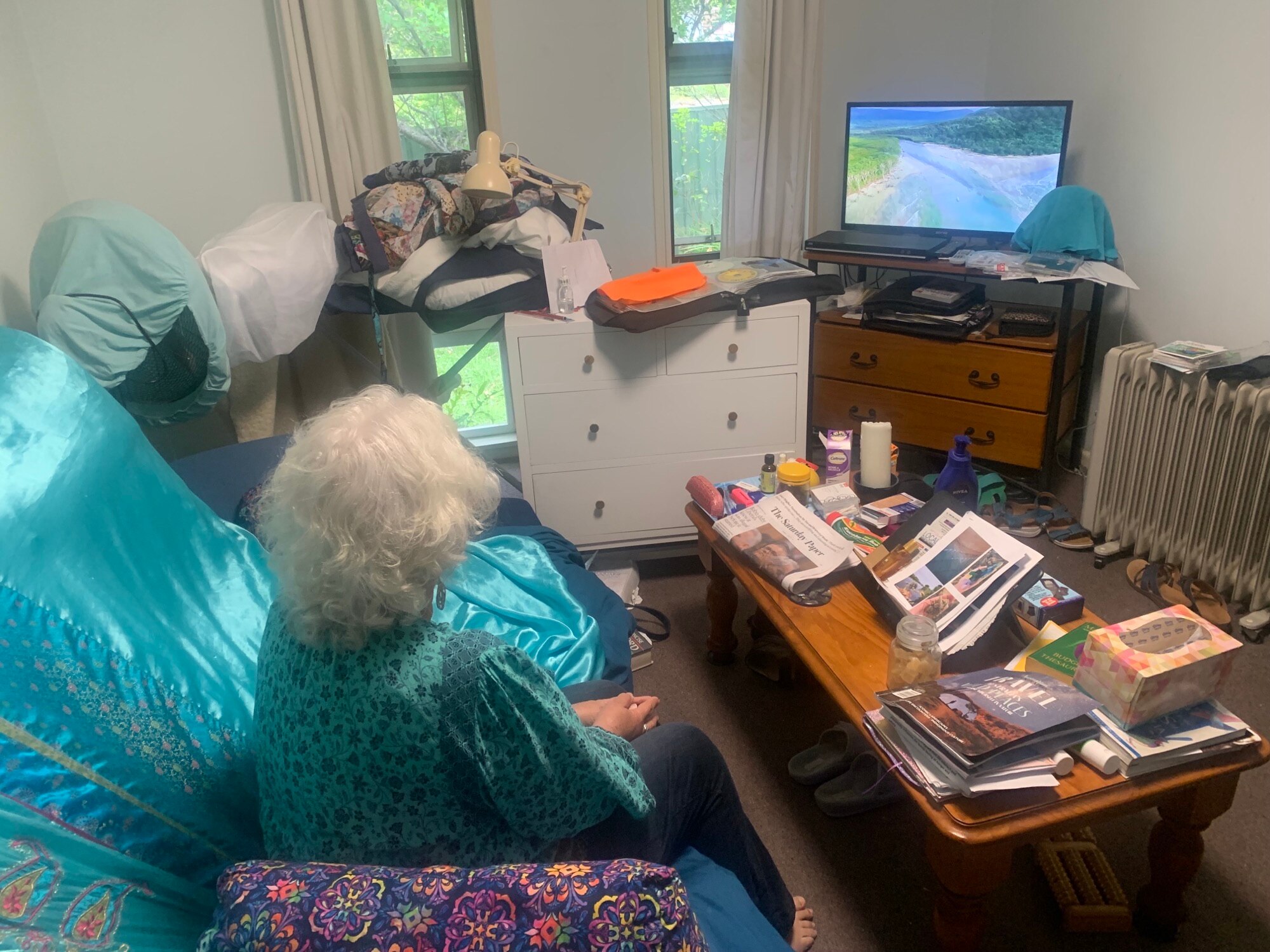 Coffs Harbour public housing tenant says walls leak, Mission Australia ...