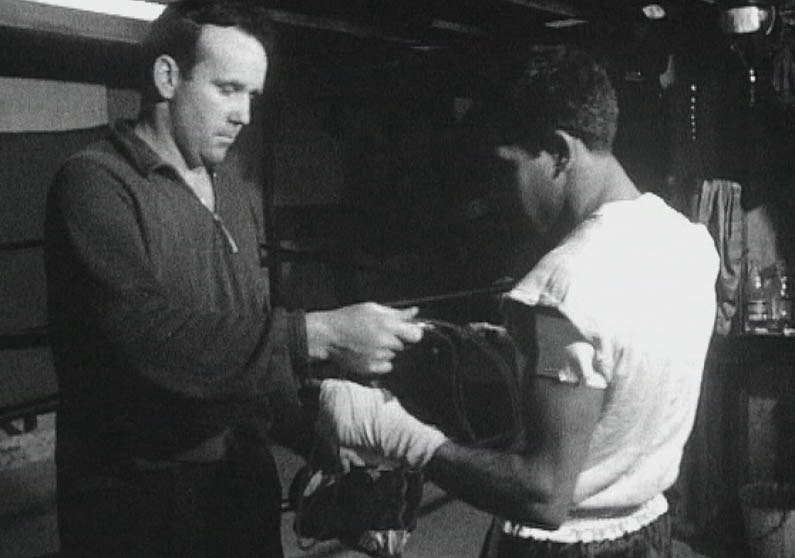 Boxing trainer Rennie dies at 82 - ABC News