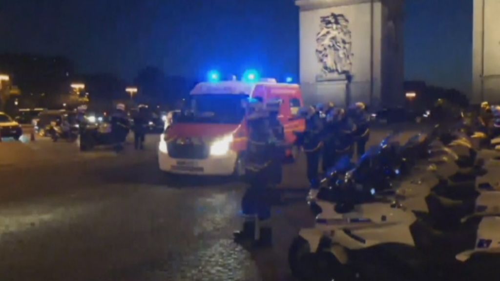 Police swarm Champs-Elysees in Paris after officers killed by shooter ...