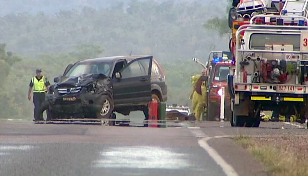 Five killed in two-car crash at Adelaide River, near Darwin - ABC News