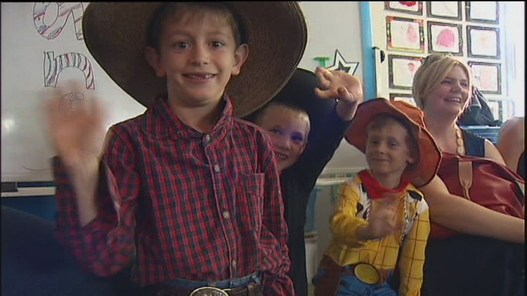 Remote Queensland students gather for rare catch-up - ABC News