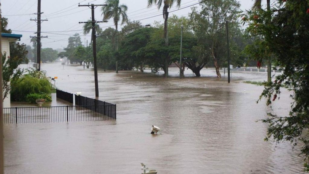 Residents show extent of flooding in Ingham - ABC News