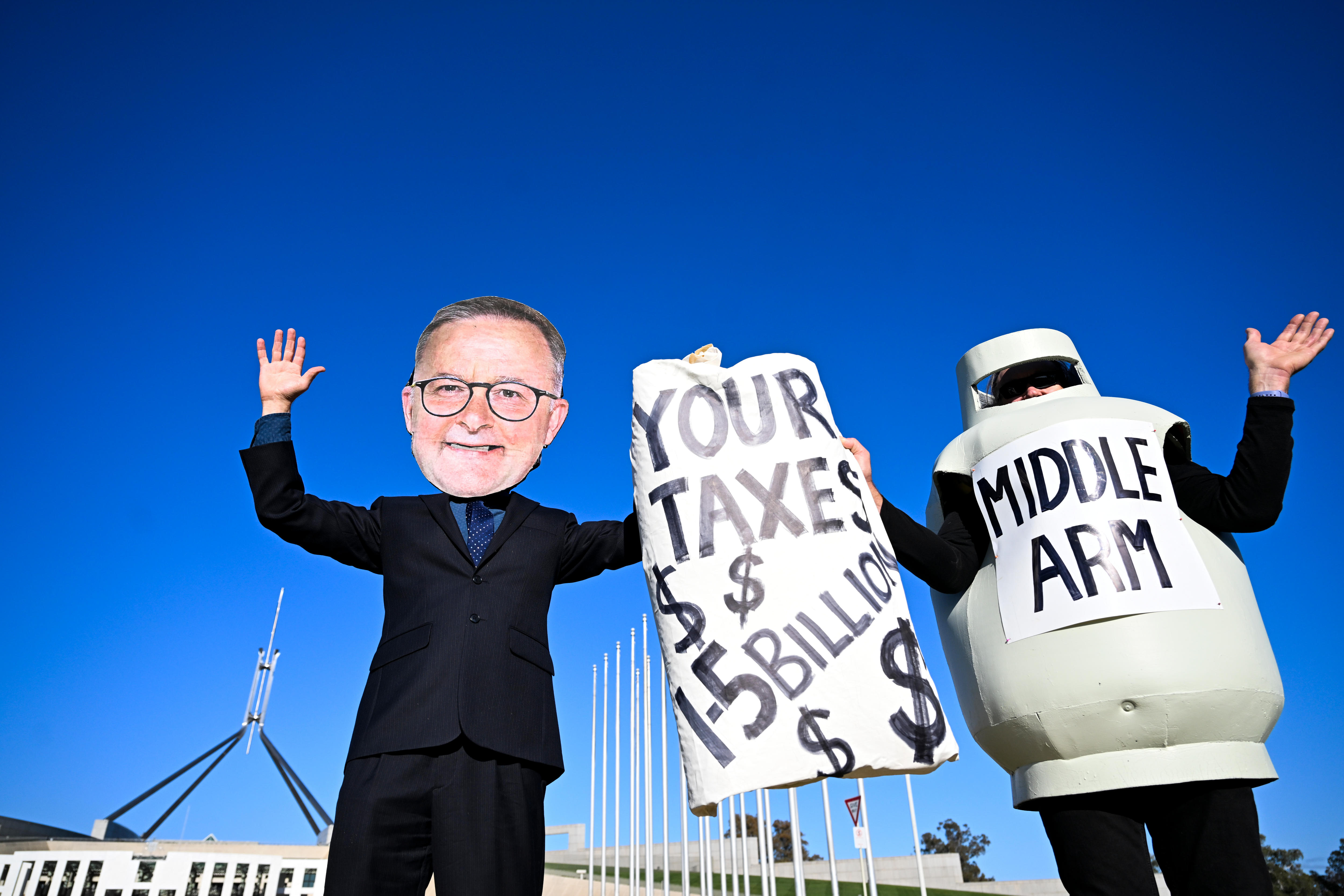 NT doctors and parents protest against Beetaloo fracking and Middle Arm ...