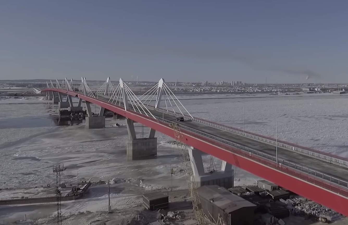 Russia and China finish first road bridge connecting two countries ...
