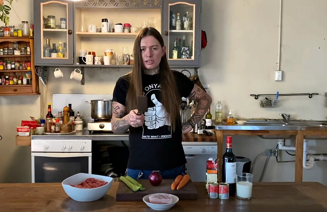 Nat's What I Reckon is here to help you make bolognaise the right way — with milk - ABC News