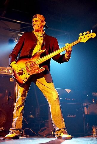 MC5 bassist Michael Davis dies - ABC News