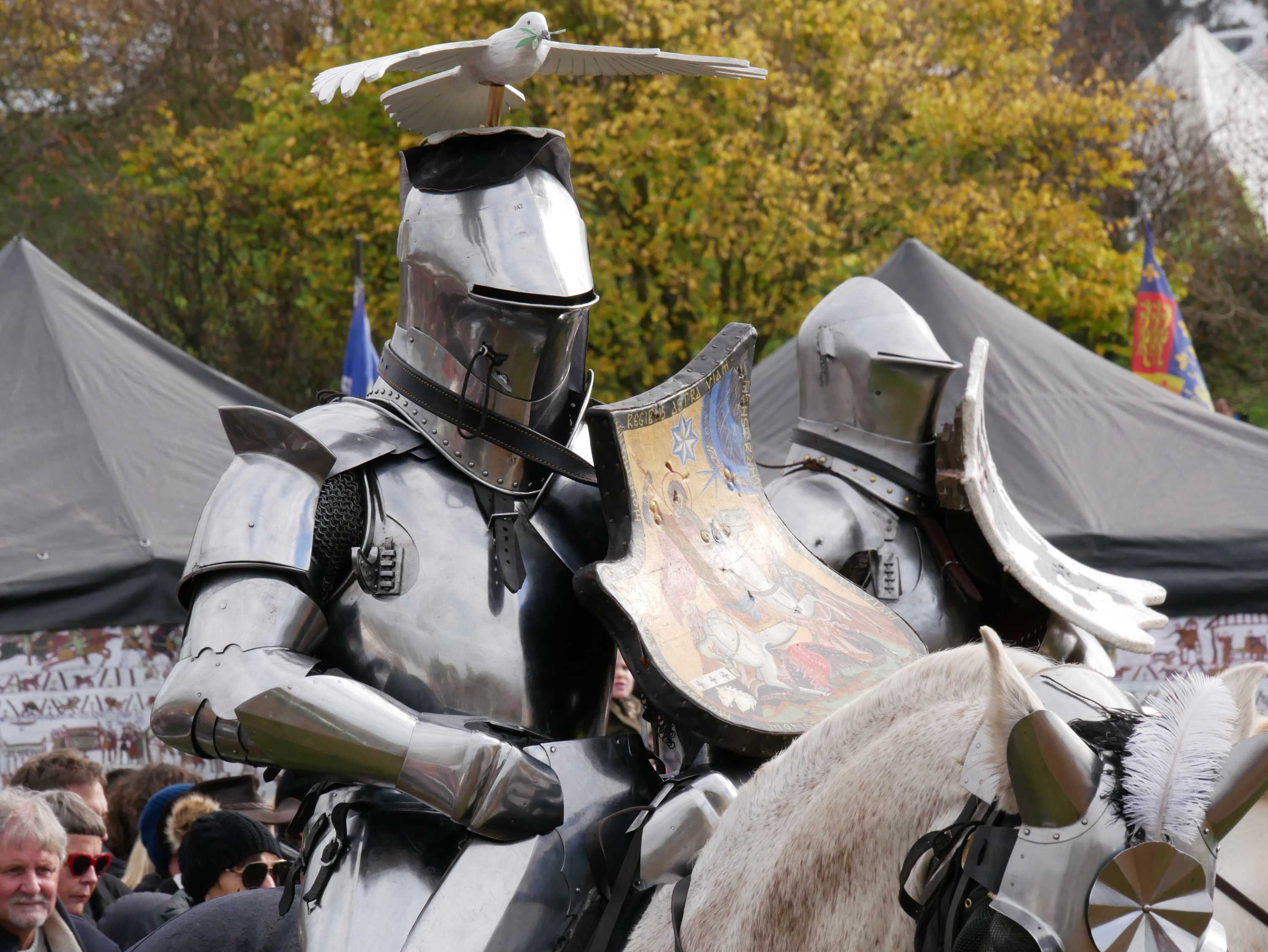 Inside the world of a professional armour maker - ABC listen