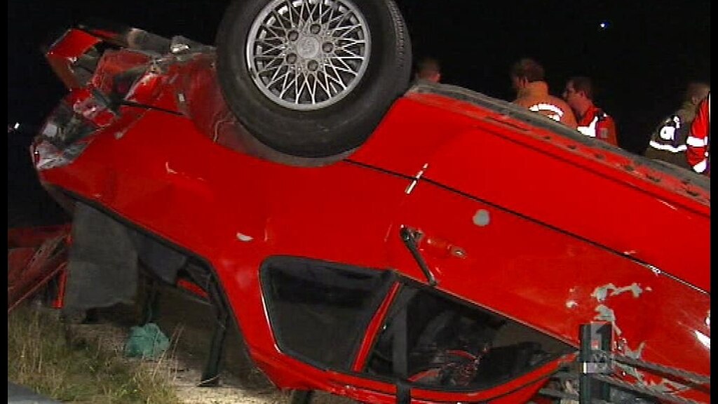 Paramedics blamed for declaring crash victim dead - ABC News