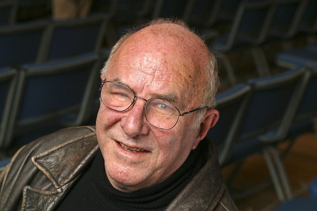 Clive James finds new joy in binge-watching TV box sets - ABC News
