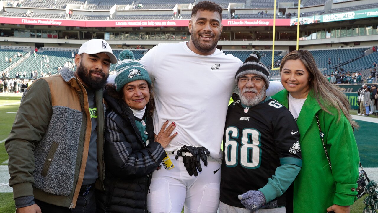 Offensive tackle Jordan Mailata to lead Pacific assault on Super Bowl ...