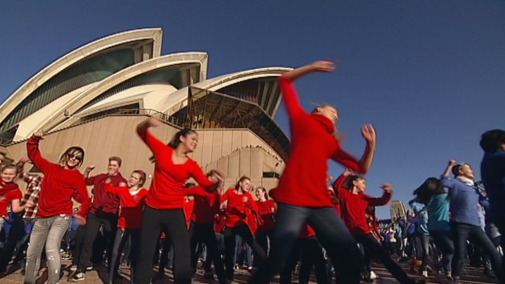Thousands of Sydneysiders dance off in the 'Big Dance' Festival - ABC News