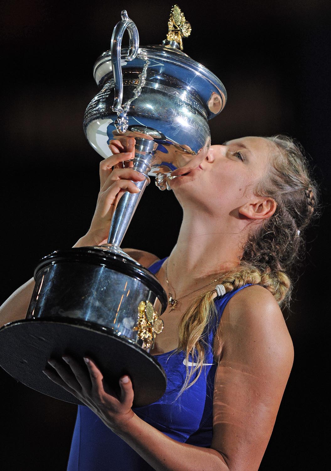 Azarenka claims Open and top spot - ABC News