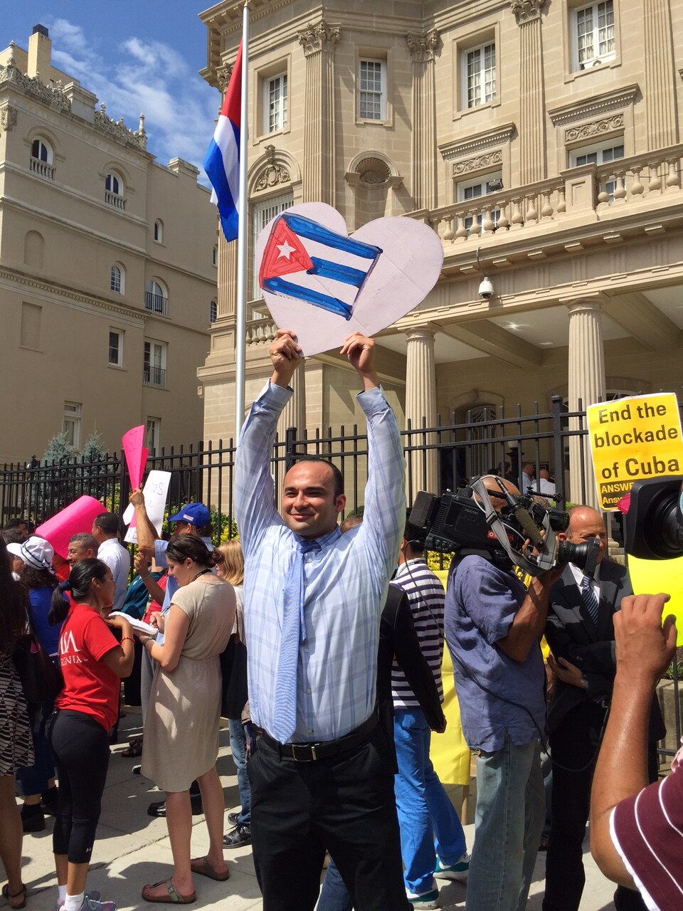 Caribbean communism comes to Washington as Cuban embassy reopens ...