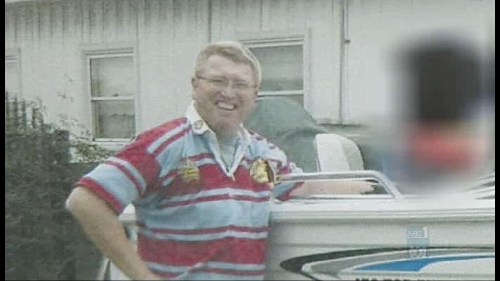 ICAC investigates alleged bribes - ABC News