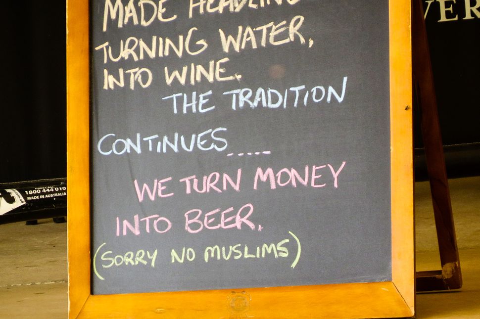 'Sorry no Muslims' sign controversy prompts police warning about ...