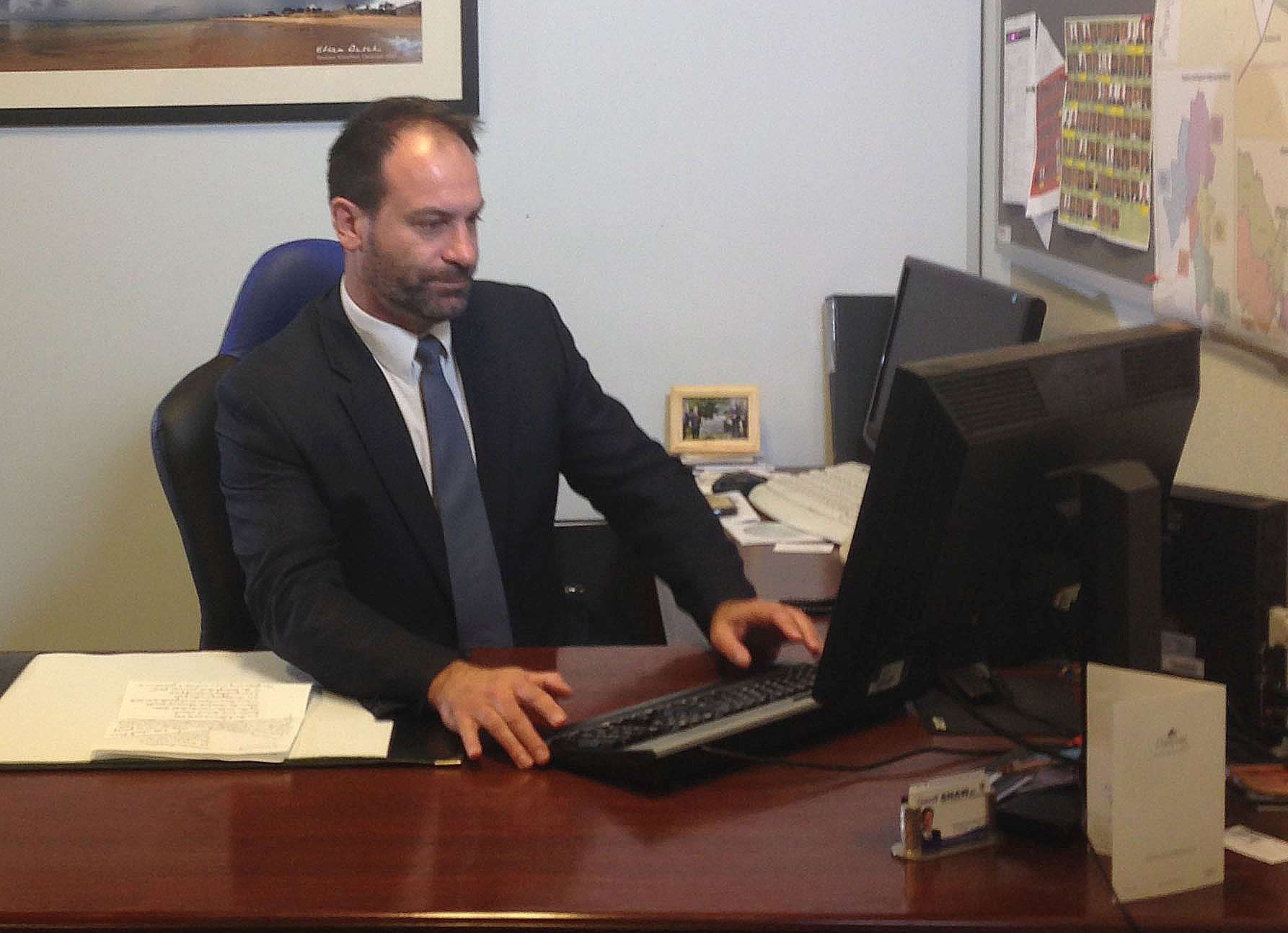 MP Geoff Shaw lashes out at Premier over suspension, tells Liberals to ...