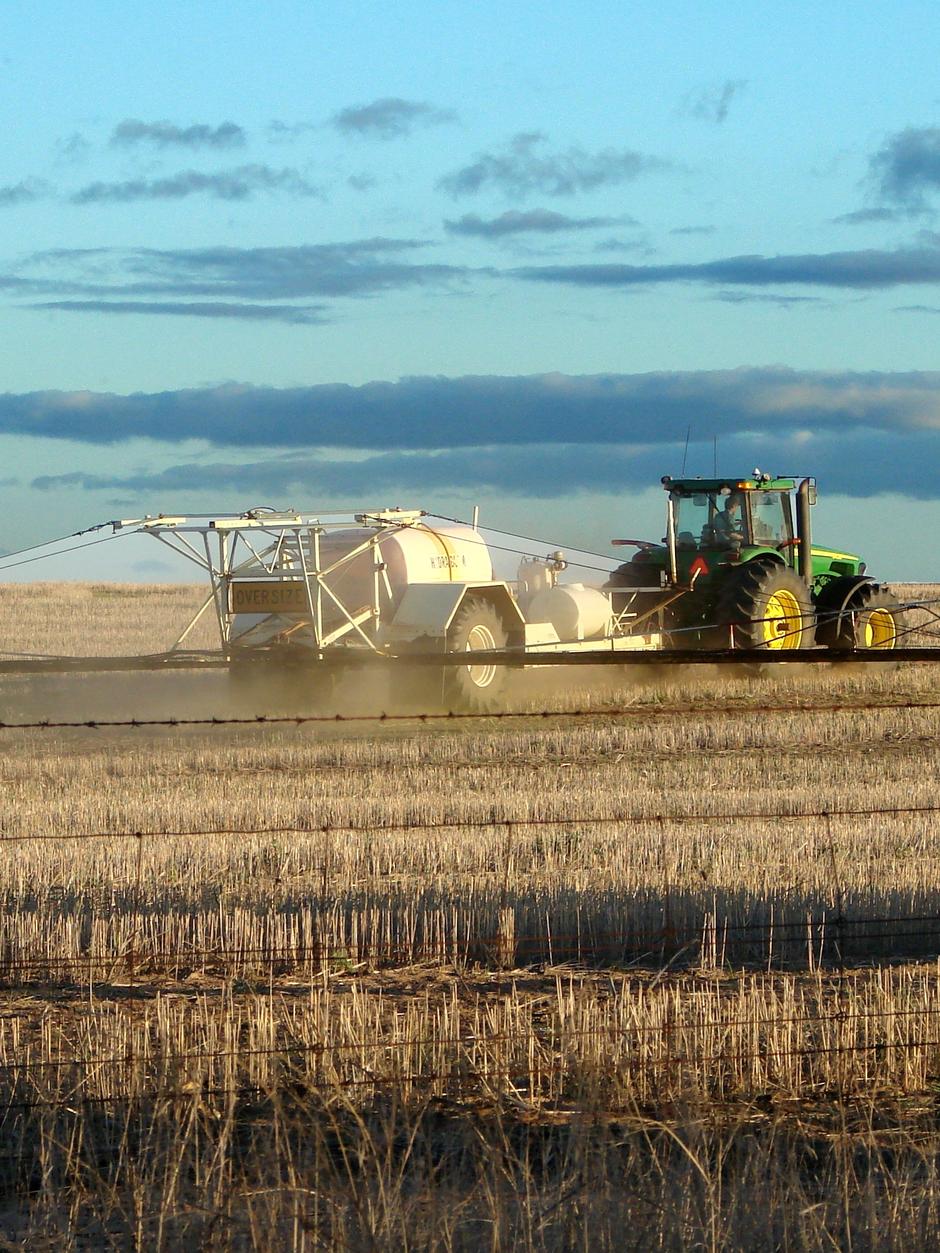 Spray drift damage a part of farming in Australia - ABC News